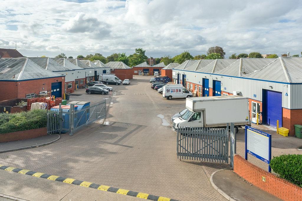 Industrial Warehouse Units to Rent Maple Industrial Estate, Feltham ...